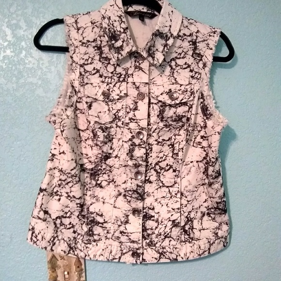 Baccini | Jackets & Coats | Baccini Black And White Vest | Poshmark